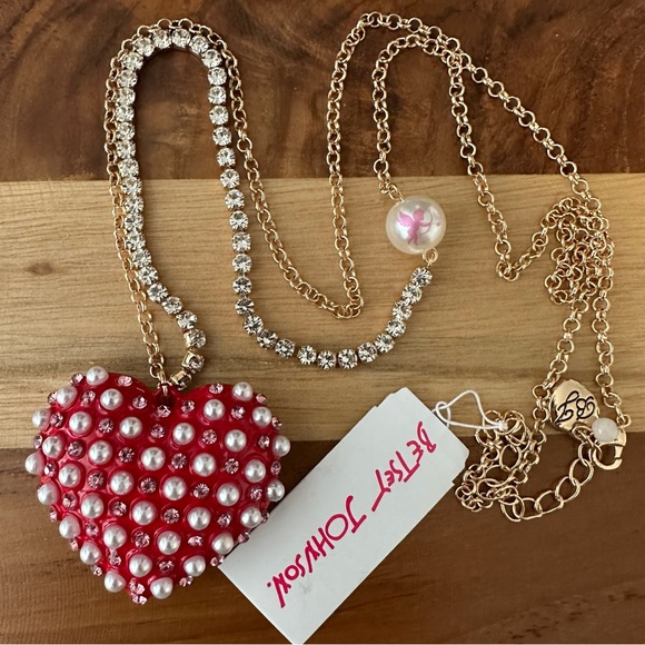 Betsey Johnson | Jewelry | New Betsey Johnson Xoxo Pearly Red Heart ...
